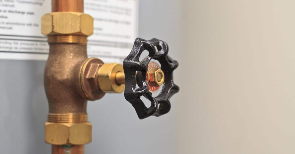 Emergency Water Shut-Off Guide: Stop Leaks Fast - craftingwithconcrete.com