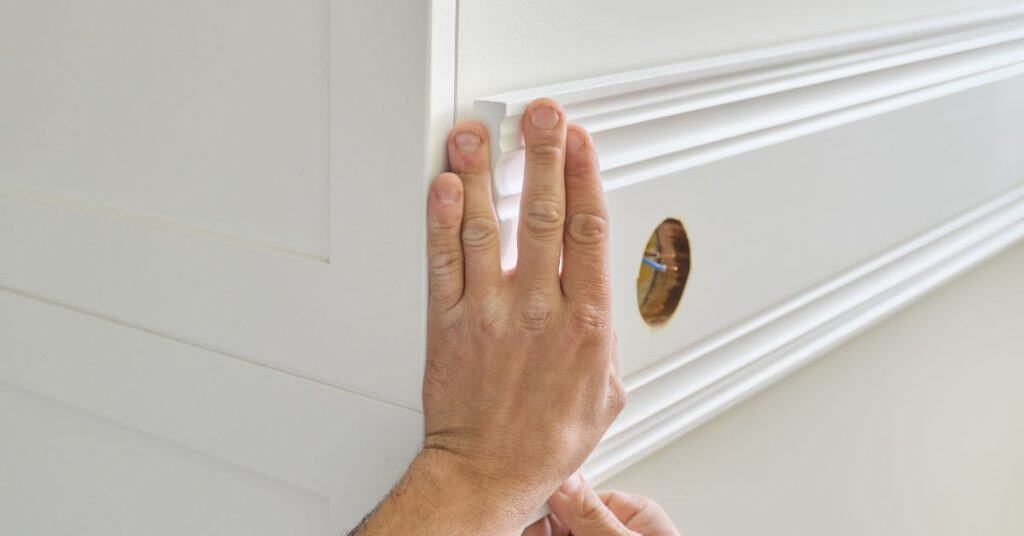 Wall Trim Removal Guide: Safe & Easy Techniques - craftingwithconcrete.com