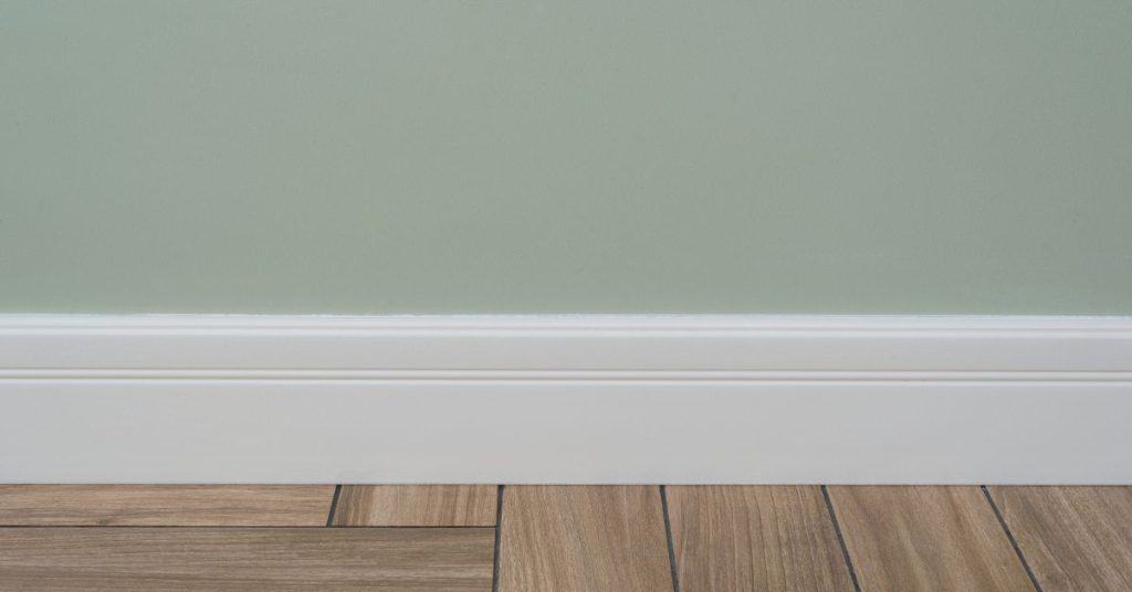 Wall Trim Removal Guide: Safe & Easy Techniques - craftingwithconcrete.com