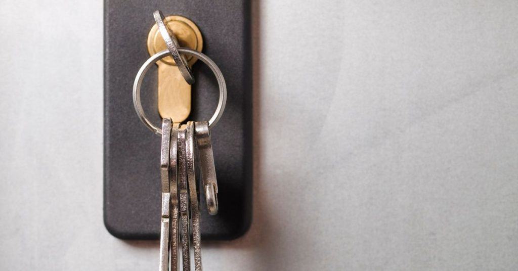 Stuck Key Removal: Easy Lock-Picking Techniques - craftingwithconcrete.com