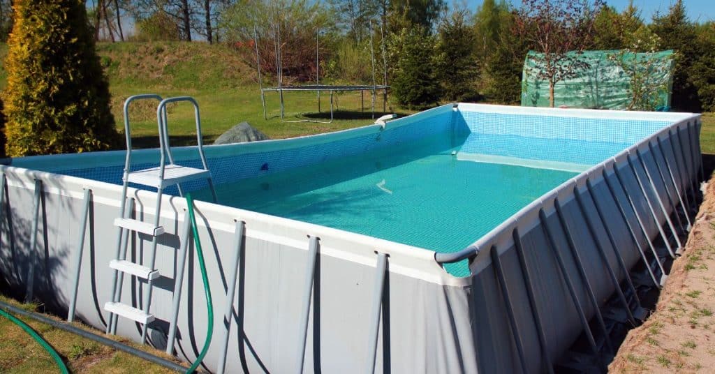 How to level ground for pool without digging - craftingwithconcrete.com