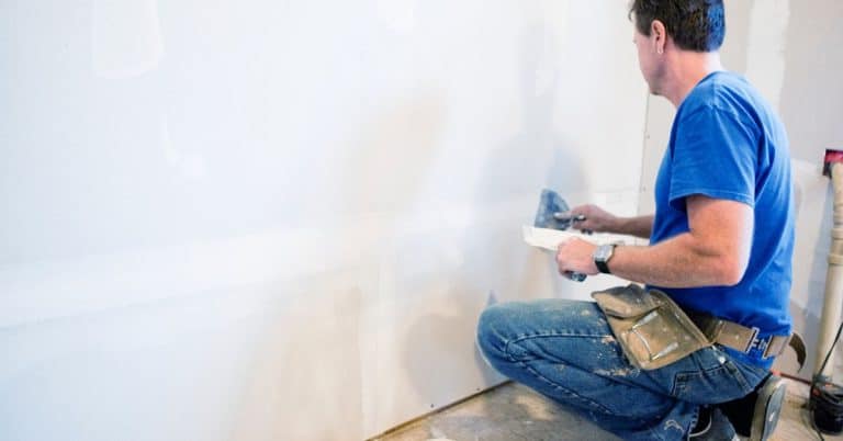 How to Sand Between Coats Without Leaving Swirl Marks ...