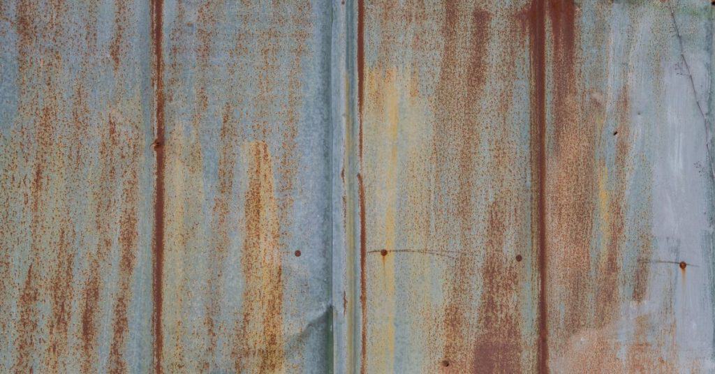 How to paint metal siding - craftingwithconcrete.com