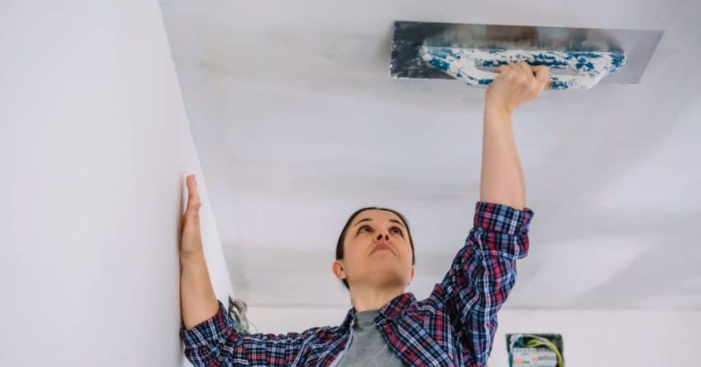 how to plaster a celing step by step - craftingwithconcrete.com