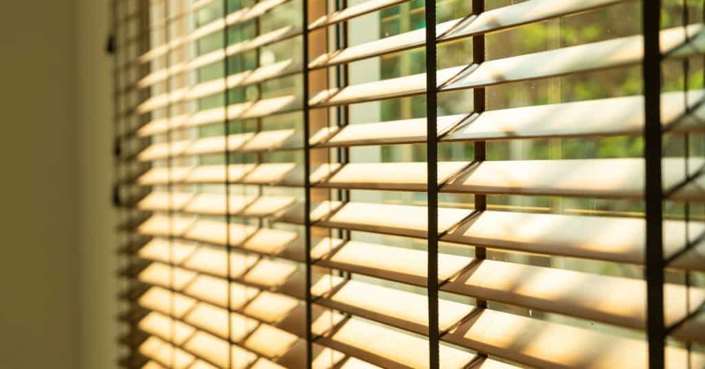 Expert insights on how to shorten blinds - craftingwithconcrete.com