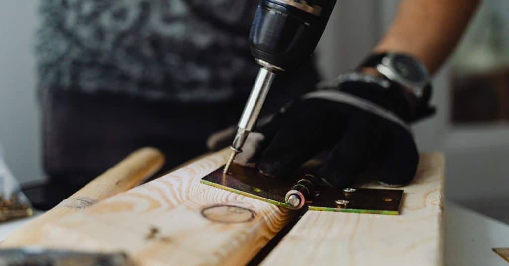 How to unscrew a tiny screw that is stuck - craftingwithconcrete.com