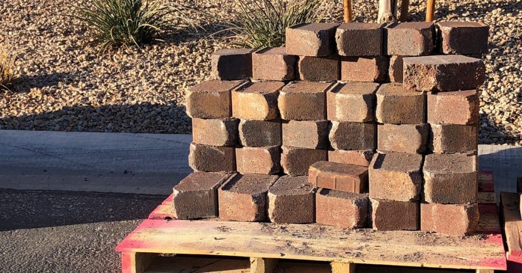 How many pavers in a pallet - craftingwithconcrete.com