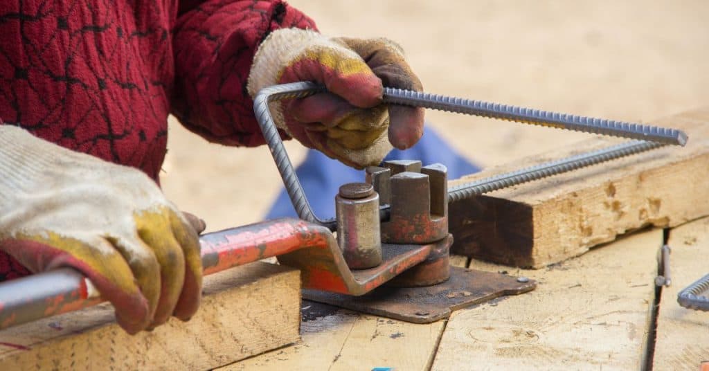 How to bend rebar by hand - craftingwithconcrete.com