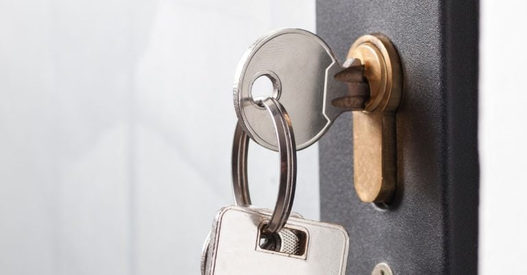 How to get a key out of a lock that is stuck - craftingwithconcrete.com