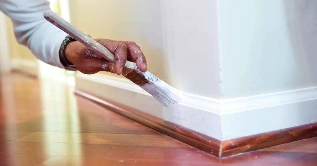 How to remove quarter round without damaging it - craftingwithconcrete.com