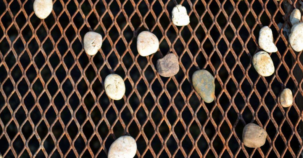 How to separate sand and gravel mixture - craftingwithconcrete.com