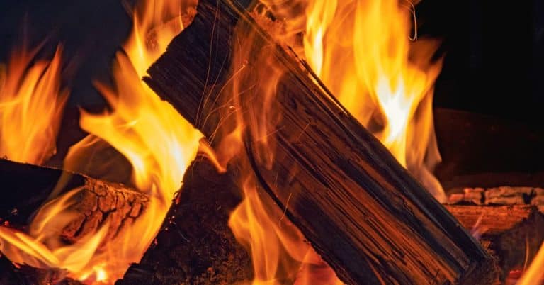 How to stack wood in fireplace - craftingwithconcrete.com