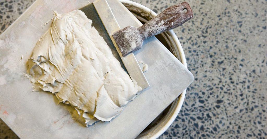 Joint compound vs spackle for cracks - craftingwithconcrete.com