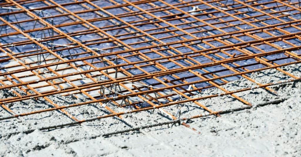 Where should rebar be in concrete slab - craftingwithconcrete.com