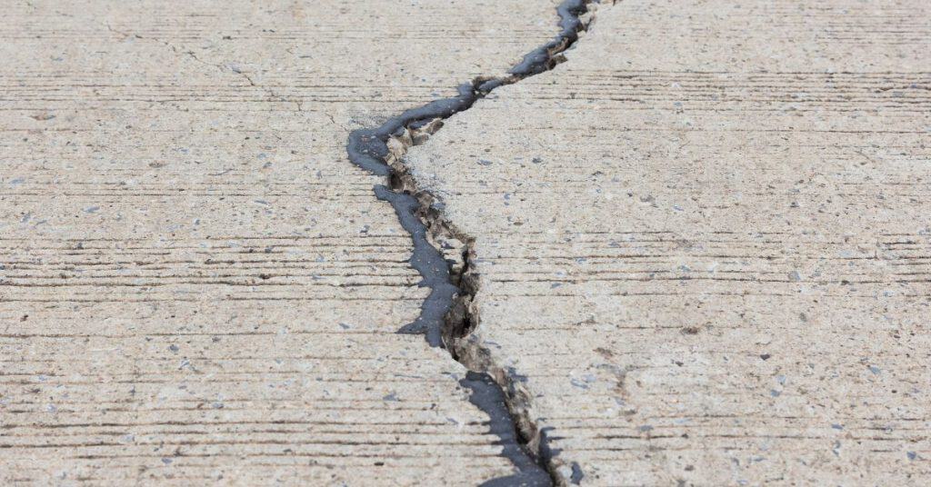 Why does concrete crack - craftingwithconcrete.com