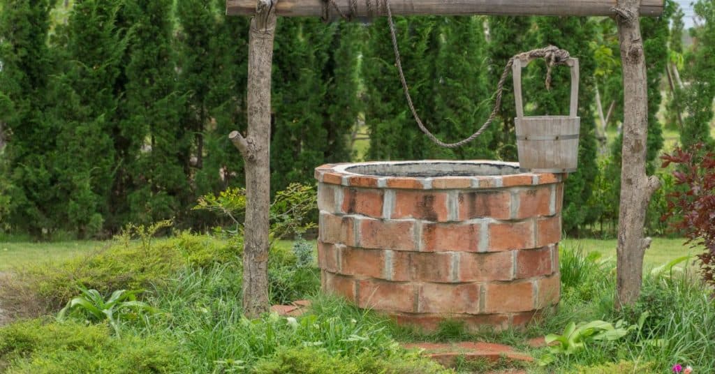How deep should a well be for drinking water - craftingwithconcrete.com