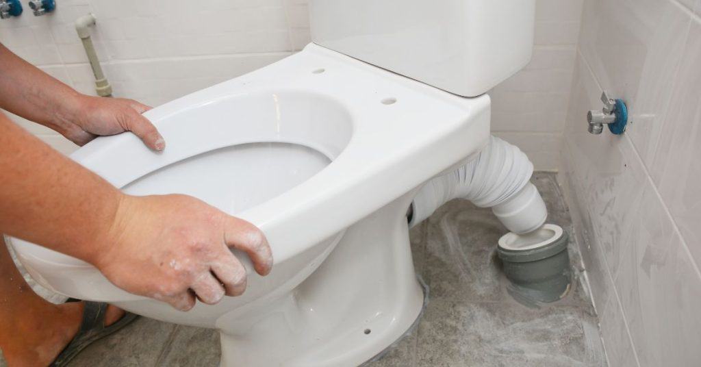 How Far Should 90 Be Awat From Oilet Flange