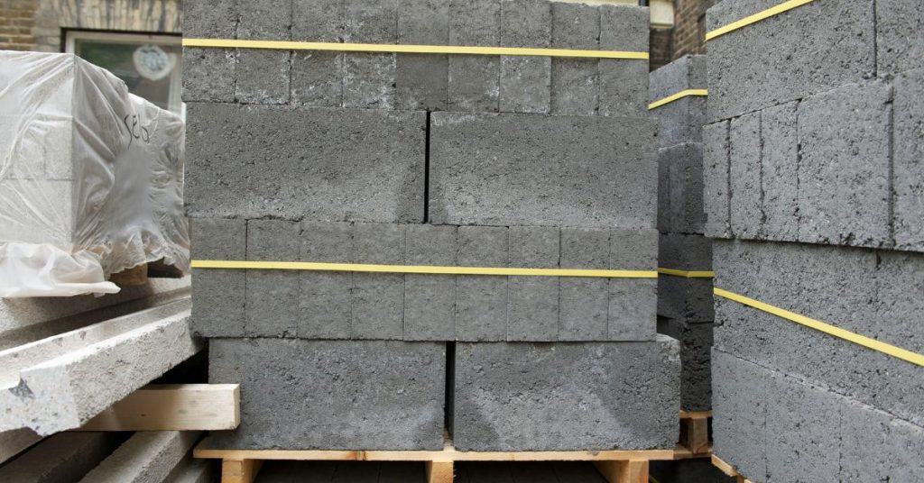 How many breeze blocks do i need to build a garage - craftingwithconcrete.com