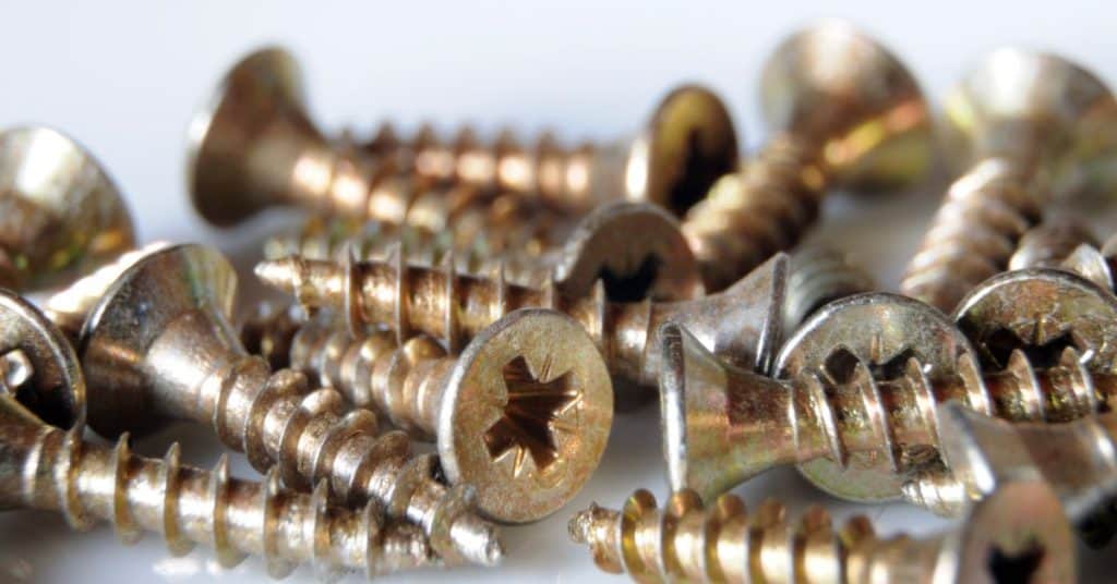 How to measure screw length - craftingwithconcrete.com