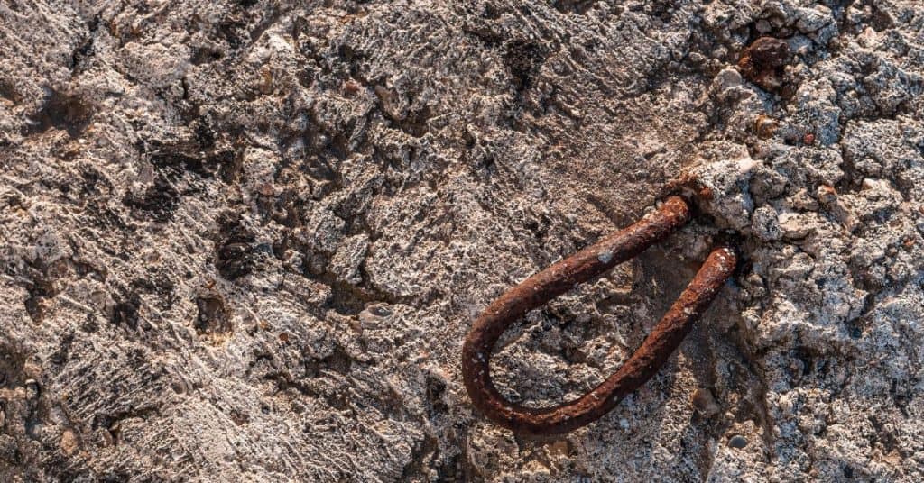 What causes rust stains on concrete - craftingwithconcrete.com