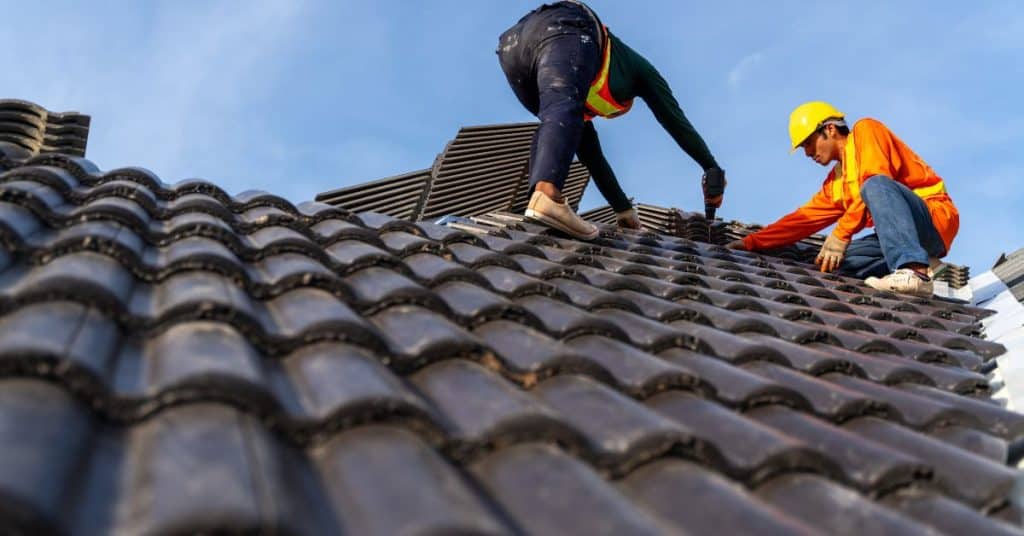 When should you pay a roofer - craftingwithconcrete.com