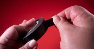 Why is rubber a good insulator - craftingwithconcrete.com