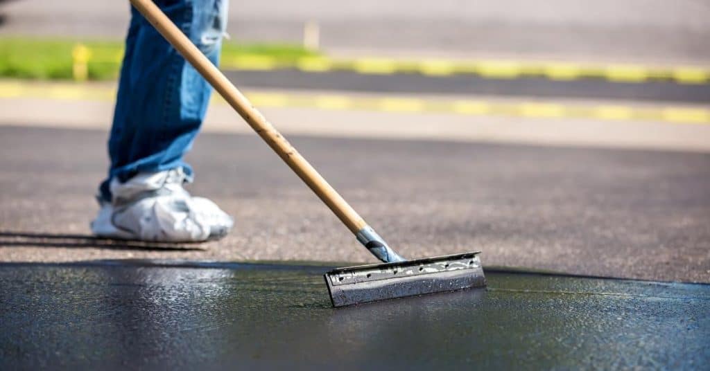 How to Level a Driveway: Comprehensive Guide - craftingwithconcrete.com
