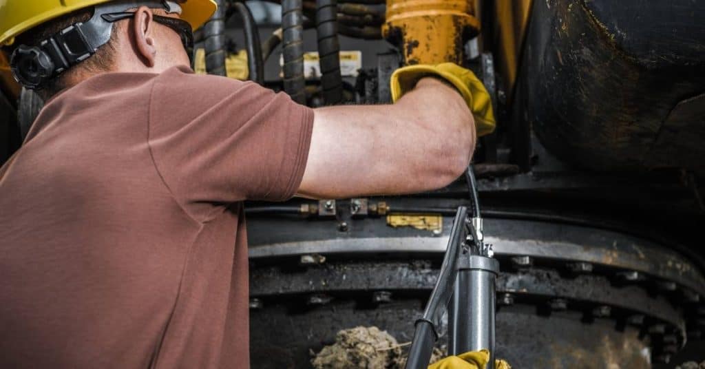Properly Load Your Grease Gun in Easy Steps - craftingwithconcrete.com