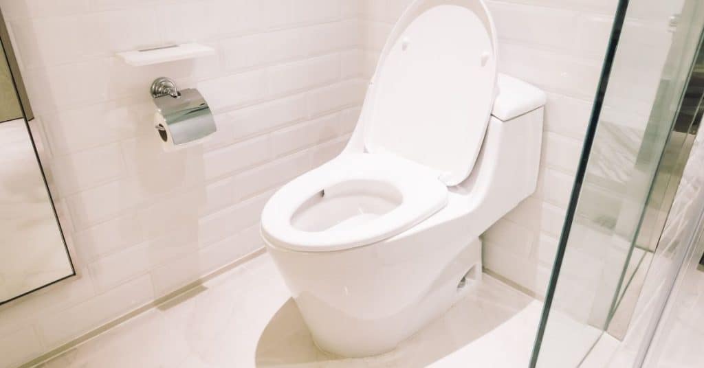 Optimal Water Level for Toilet Tanks - craftingwithconcrete.com