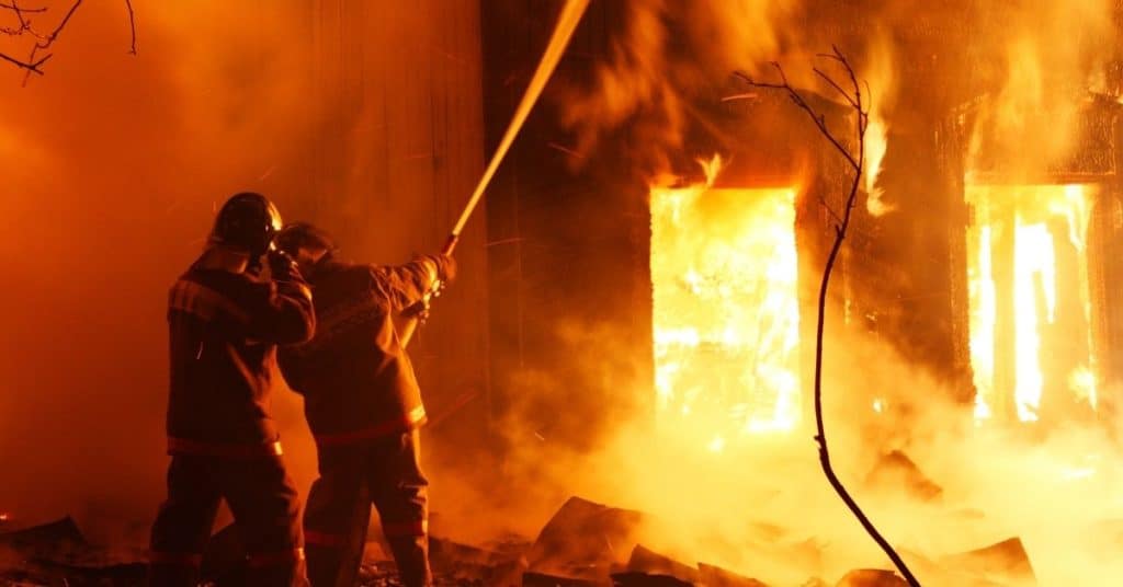 Optimal 2-Hour Fire Rated Wall Thickness Guide - craftingwithconcrete.com