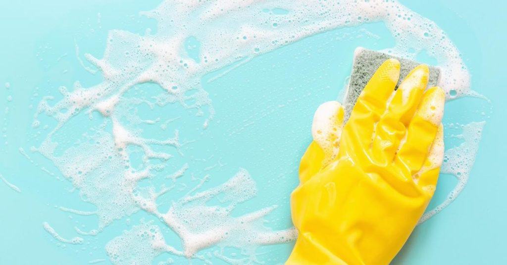 Cleaning Rubber: Easy Steps & Tips - craftingwithconcrete.com