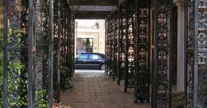 Understanding Breezeways: Definition & Uses - craftingwithconcrete.com