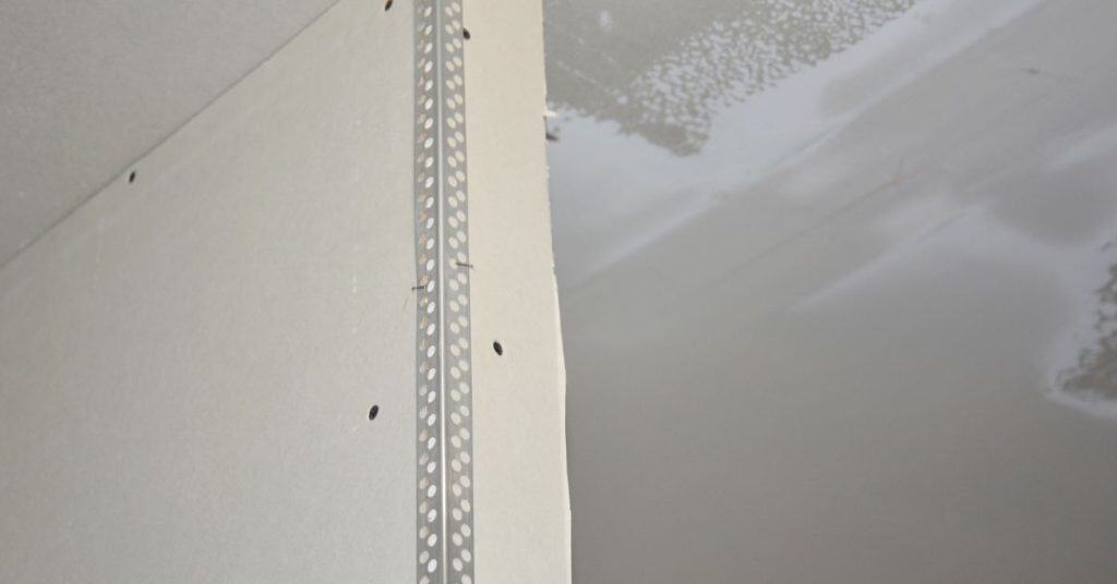 Attach Corner Bead Easily: Step-by-Step Guide - craftingwithconcrete.com
