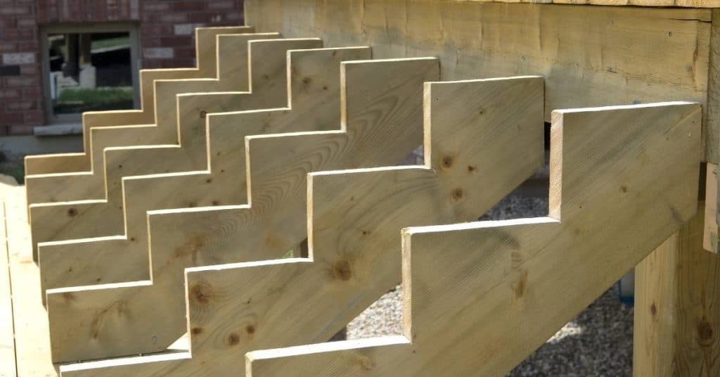 Build Cascading Deck Stairs: Step-by-Step Guide - craftingwithconcrete.com