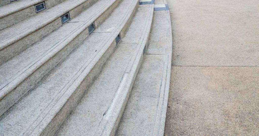 Pour Concrete Steps with a Curved Front Edge - craftingwithconcrete.com