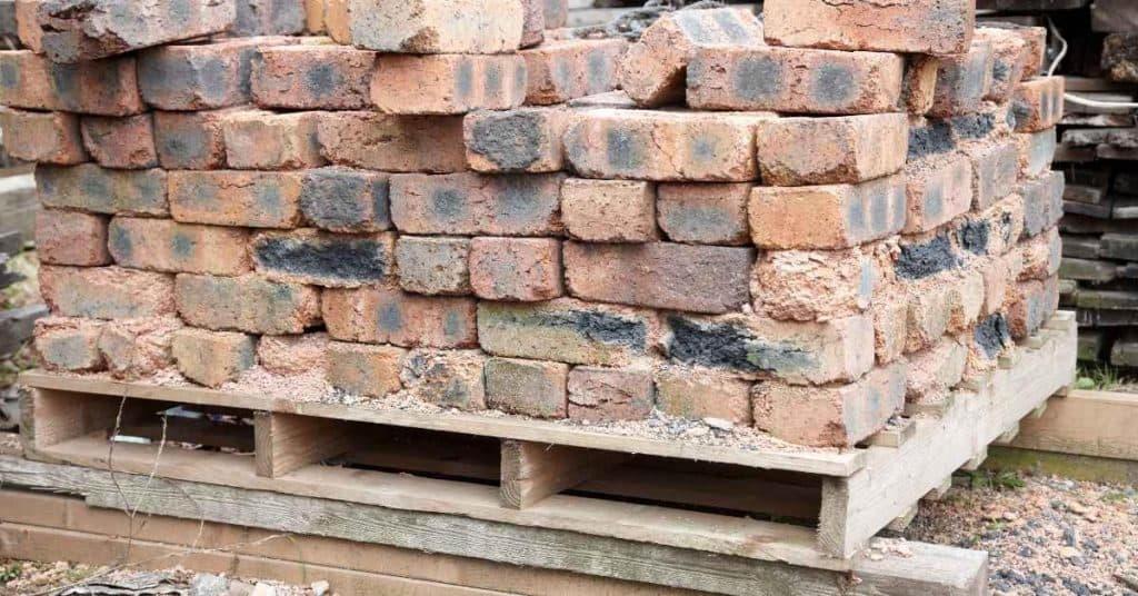 Red Brick Weight Guide: How Much Do They Weigh? - craftingwithconcrete.com