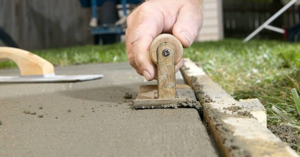 Concrete Edges Guide for Beginners - craftingwithconcrete.com