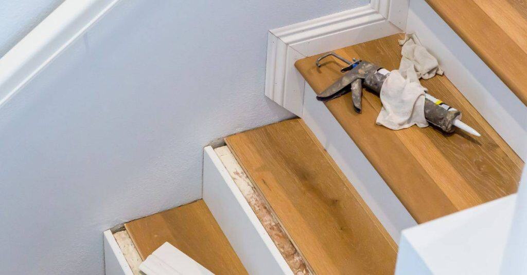 How to Clean Molding and Baseboards (Fast Method + Safe Products ...