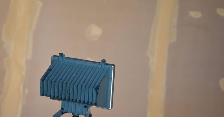 Patching Drywall: Step-by-Step Tips + Stop Rules for Bigger Damage ...