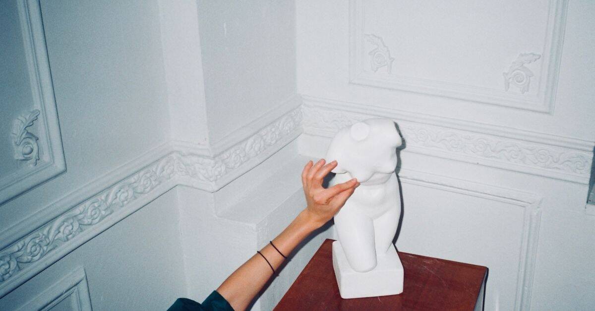 When Plaster Cracks Matter: Cosmetic Lines vs Movement Red Flags ...